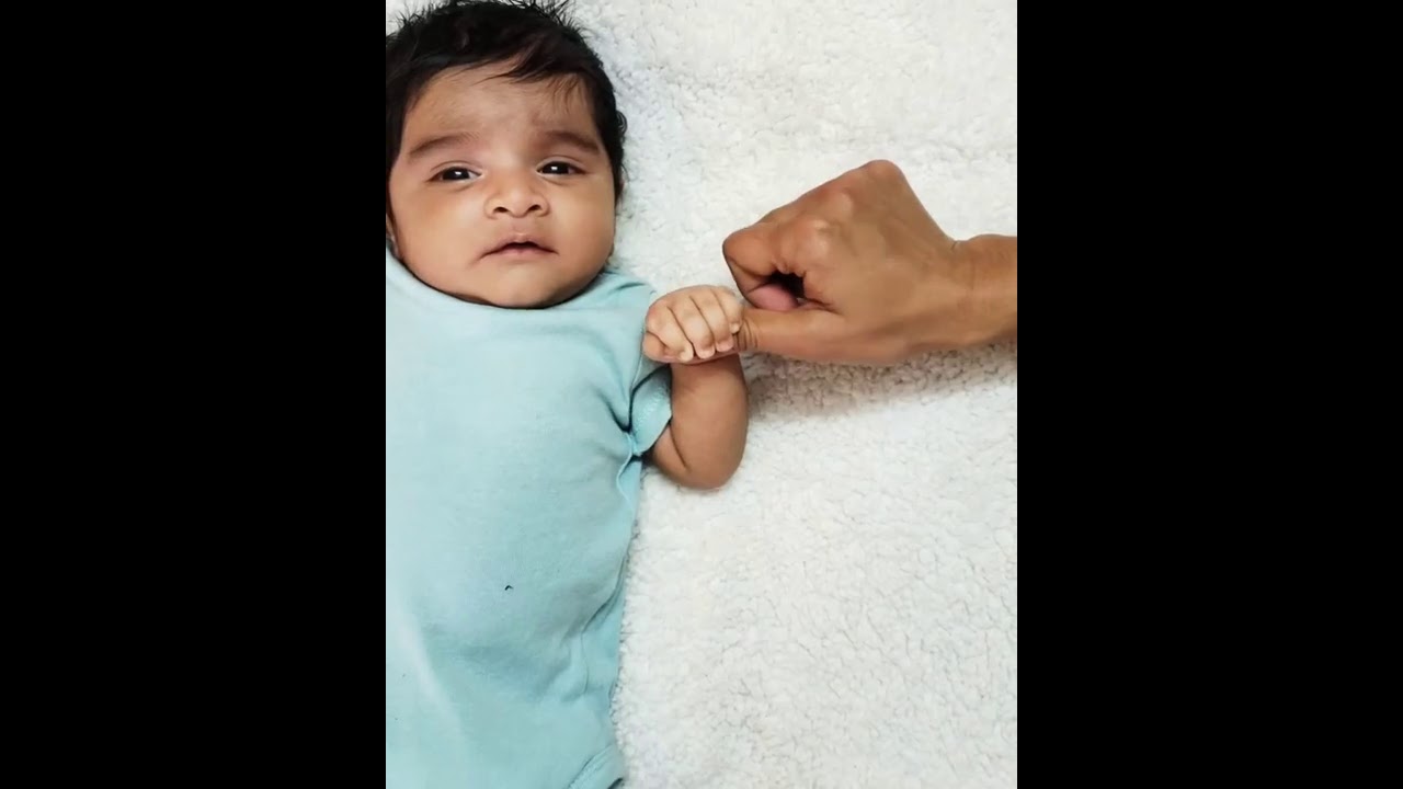 Palmar grasp Reflex ||newborn baby ||milestone - YouTube