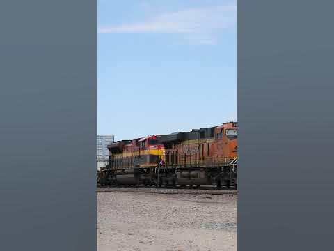 BNSF 5668 EB PORT STACK TRAIN S LHAMEM MP 737 NEEDLES SUB #railfanning #bnsf - YouTube