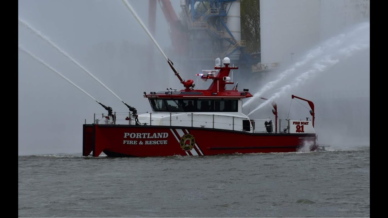 Portland Fire Boats Riverplace Marina - YouTube
