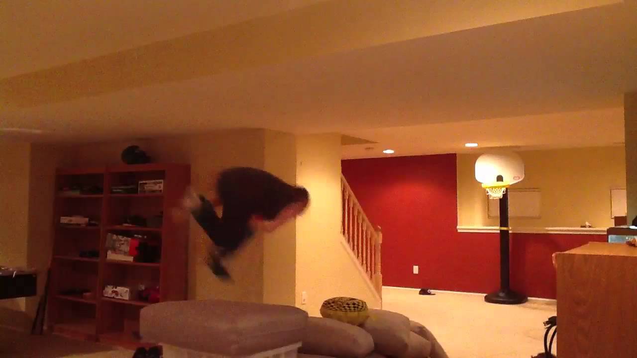 Supreme fart jump - YouTube