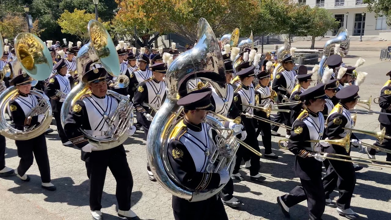 Cal Band march to Memorial Stadium vs. UC Davis 2022 Berkeley ...