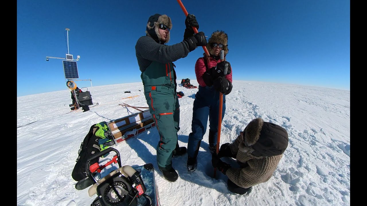 Greenland firn core drilling 360° - YouTube