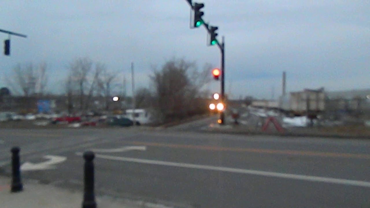 FGLK 1989 leaving Solvay yard with a cut of cars - YouTube