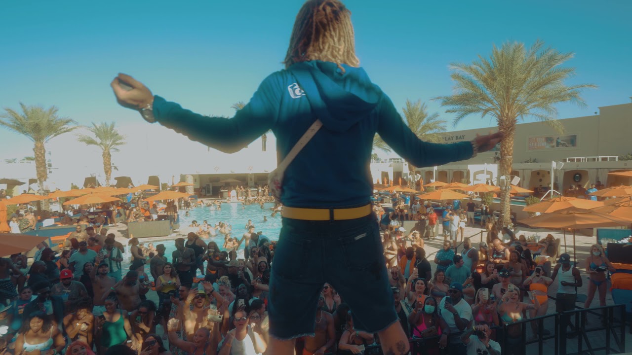 Lil Pump celebrated his 21st Birthday with an epic performance! - YouTube