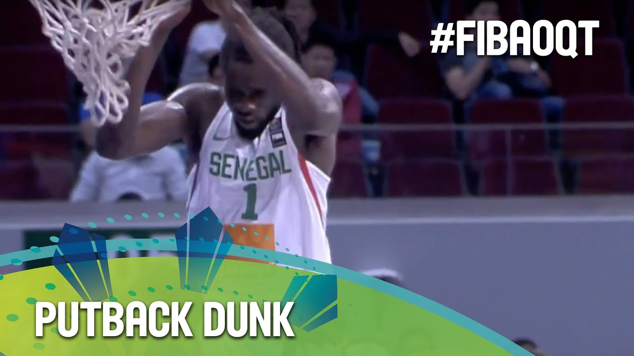 Maurice Ndour's putback dunk shakes the rim! - YouTube