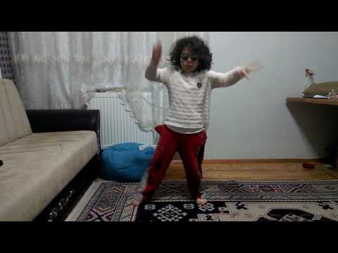 Ceza Suspus 5 Yaşındaki Kızın Dansı