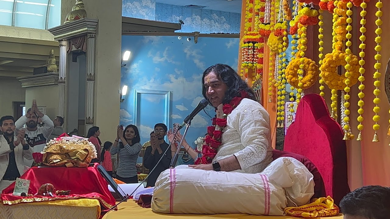 “Joh jaise karni karega vaisa phal 🍊 pata “ Bhajan By Shree Devkinandan ...