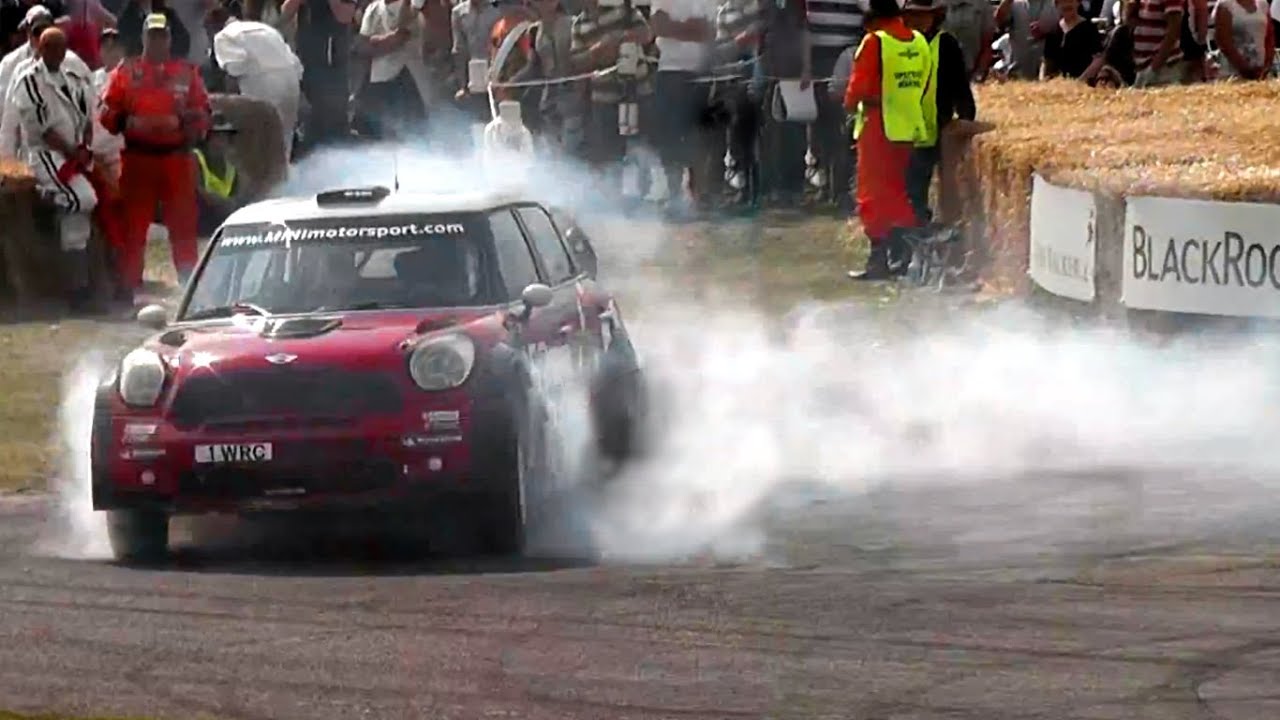 Mini Countryman WRC doughnuts and spin - YouTube