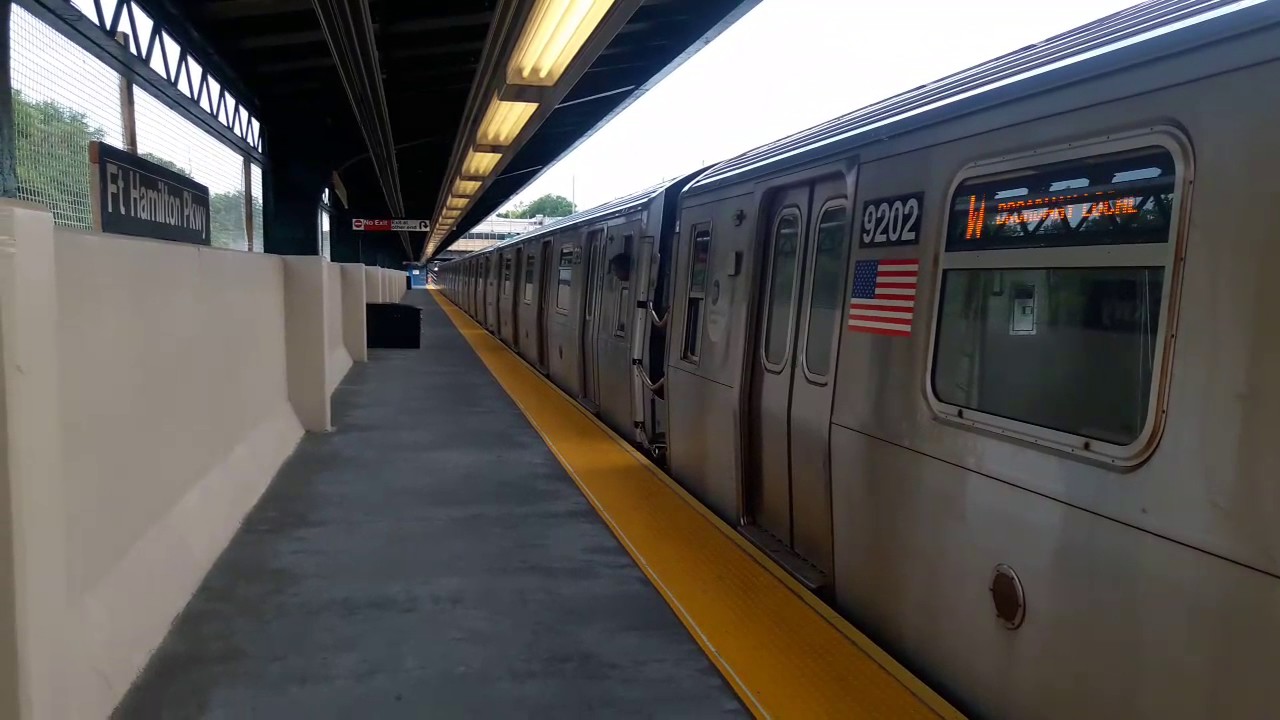 R160 (N), (R), & (W) Trains altogether at Fort Hamilton Parkway - YouTube