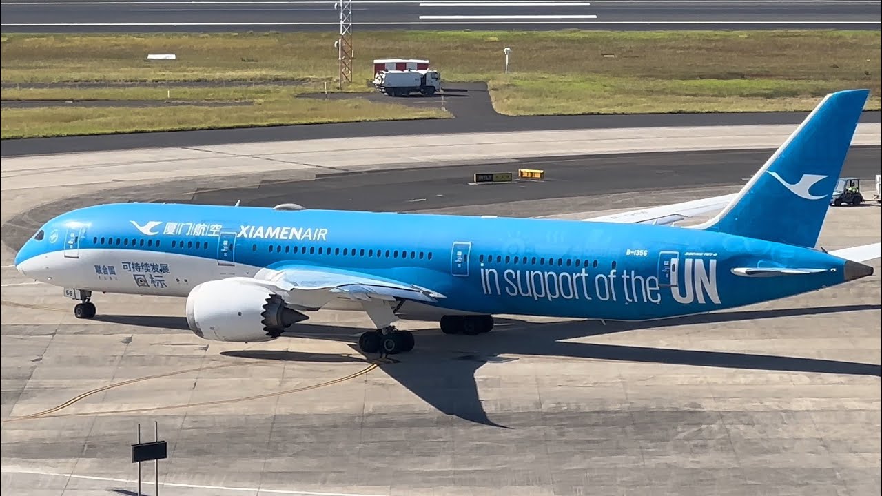 SPECIAL LIVERIES AND MORE- Plane Spotting heavy takeoffs and landings ...