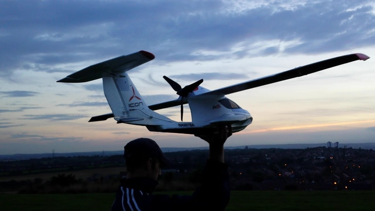 PARKZONE ICON A5 - HAND LAUNCH & GRASS LANDING - YouTube