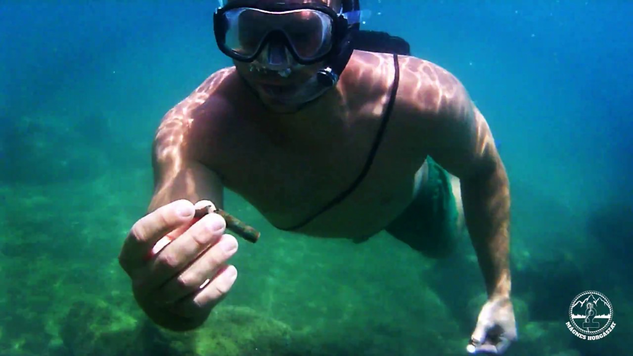 Magnet fishing s03e04 - WWI ammo - Under the sea - YouTube