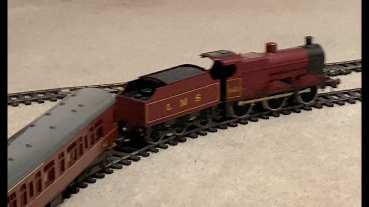 Lima O Gauge 1:45 - LMS 0-6-0 and coaches - YouTube