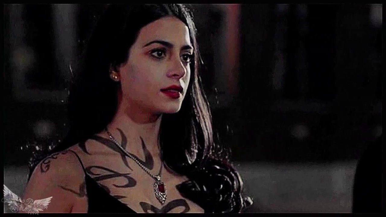 »Isabelle&Raphael || Toxic.« - YouTube