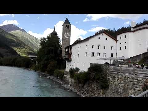 Zernez  Susch: fiume Inn e centro storico (Bassa Engadina, Canton Grigioni, Svizzera)