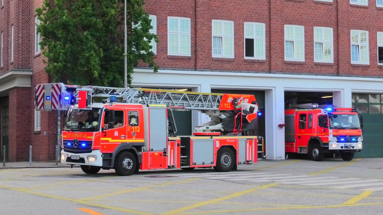 BF BERLINER TOR (ELW-C+HLF+DLK) berufsfeuerwehr hamburg im einsatzfahrt fire truck respond - YouTube