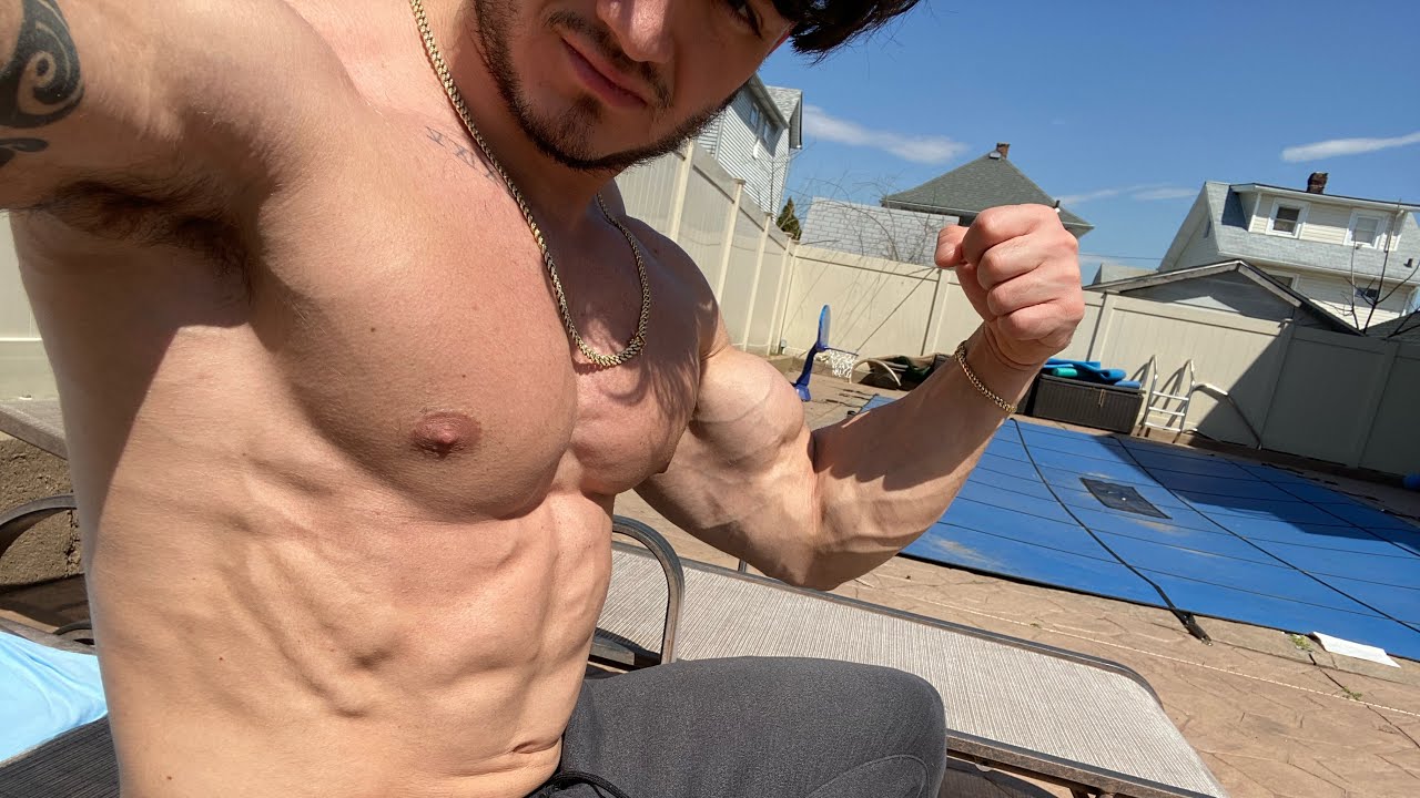 THE MUSCLE KING- Captain Flex is INSANE - YouTube