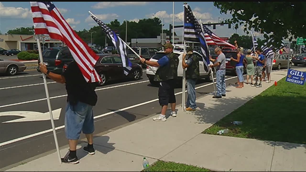 Springfield residents urging compassion towards law enforcement - YouTube