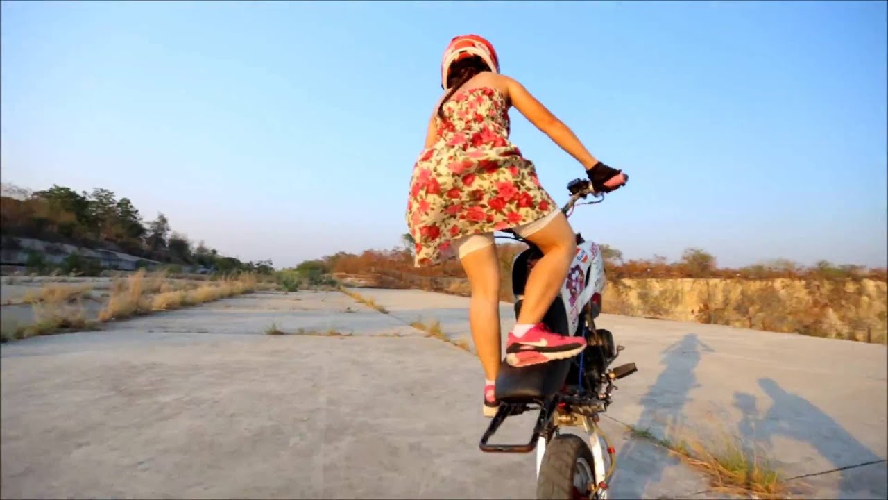 Bever Girl at Chonburi - YouTube