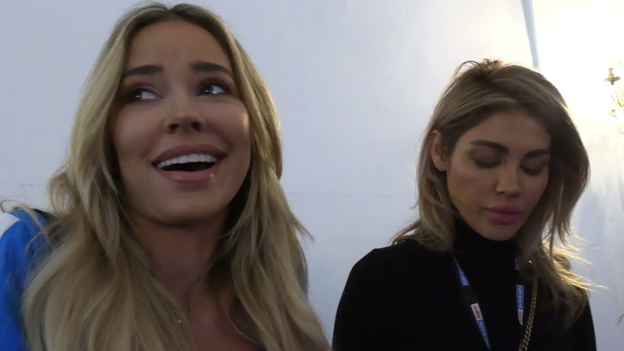 Famous ring girls who is the winner? Boxing ring girls or MMA ring ...