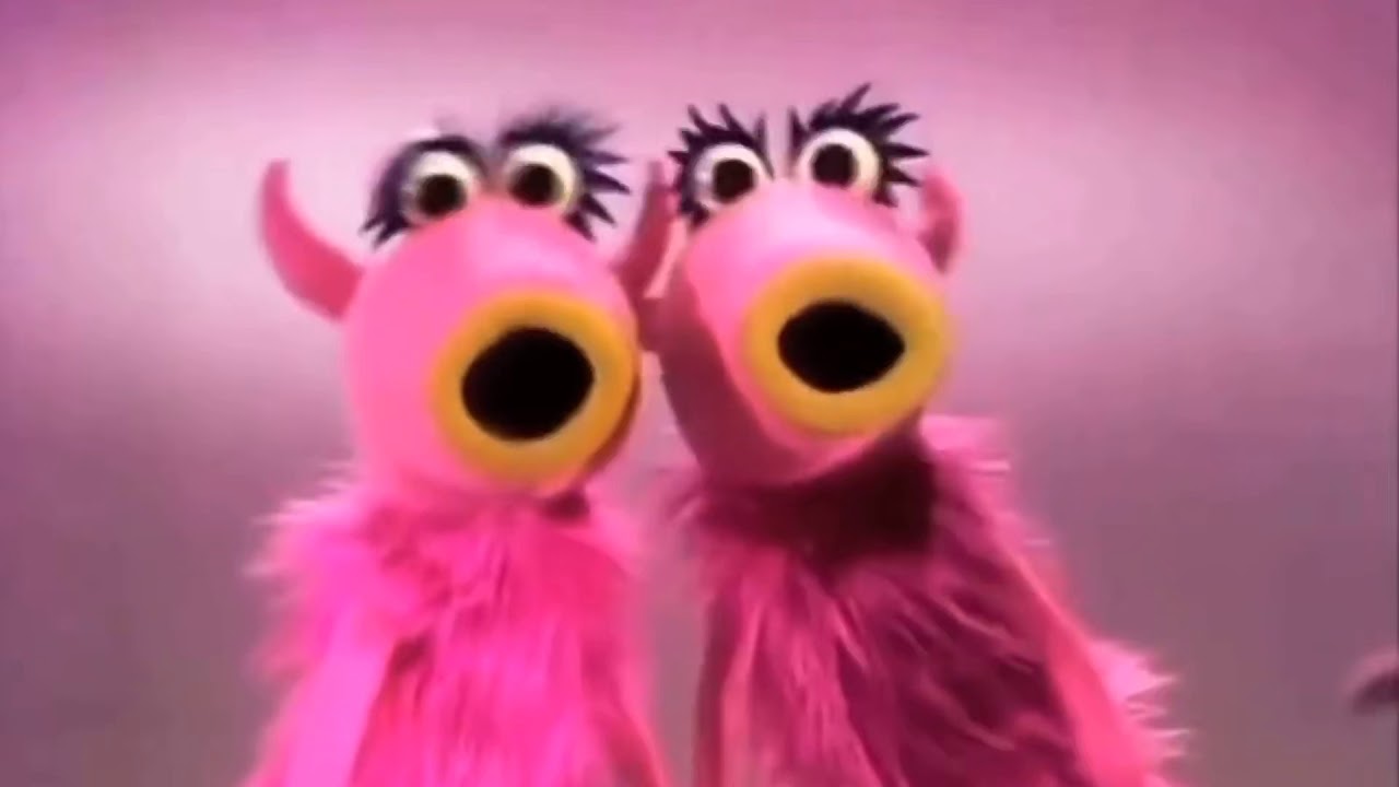 Puppet songs - mahna mahna - YouTube