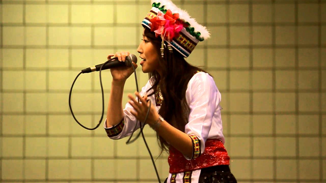 MN HNY 2013 SINGING COMPETITION: PAKOU LOR - YouTube