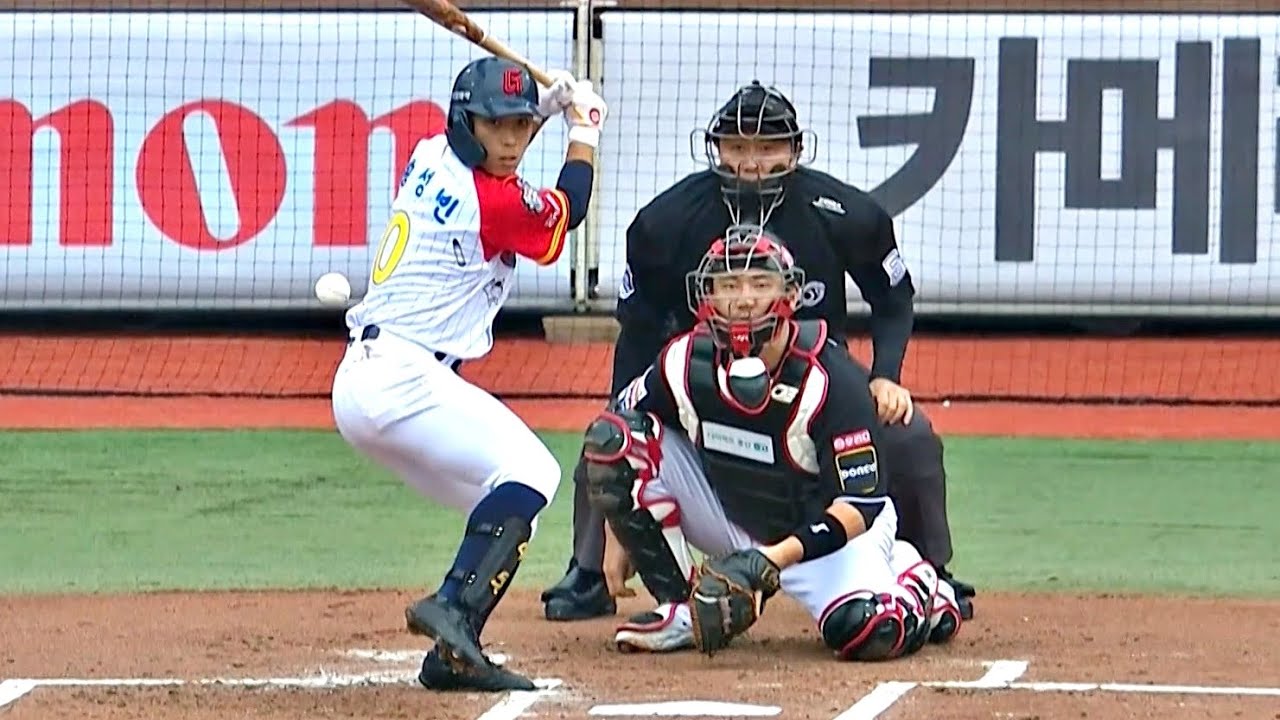 [KT vs 롯데_DH 1차전] 귀한 장면, 롯데 황성빈의 홈런!! | 4.21 | KBO 모먼트 | 야구 하이라이트 - YouTube