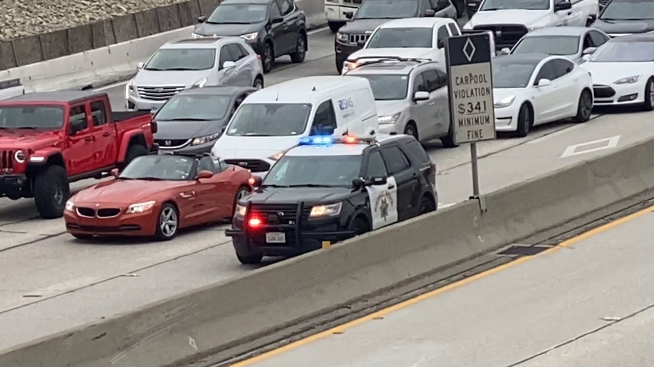 California Highway Patrol Ford Explorer Responding Code 3 - YouTube