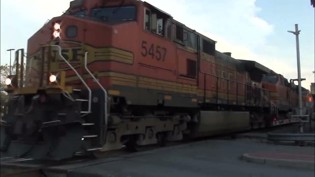 BNSF #5457 Leads EB Mixed Freight with GECX Dash 9. Olathe, KS 9/17/22 - YouTube
