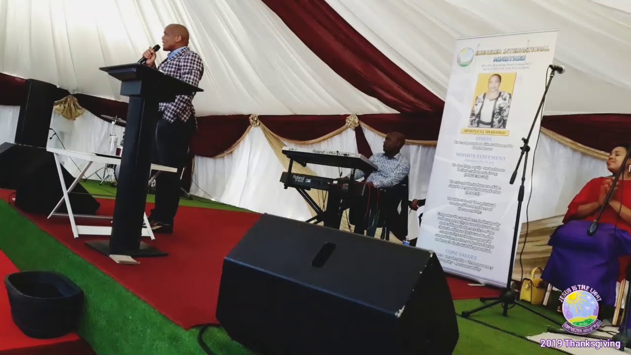 Apostle Dladla Greeting and Honouring Pastors - YouTube