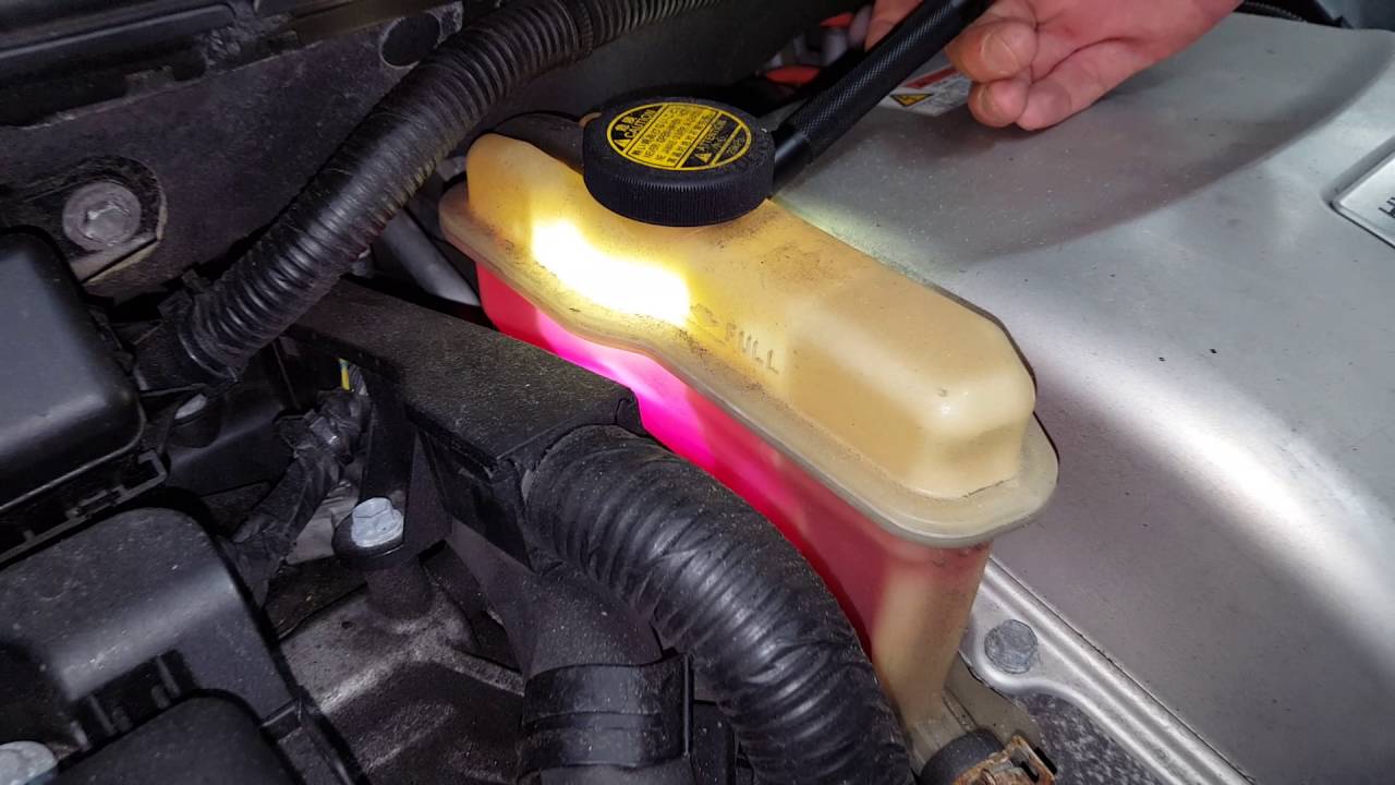 Toyota Prius Gen 2 Testing the High Voltage - YouTube