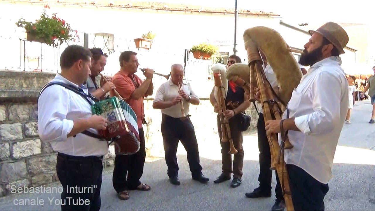 Festival Internazionale della Zampogna - Scapoli - YouTube
