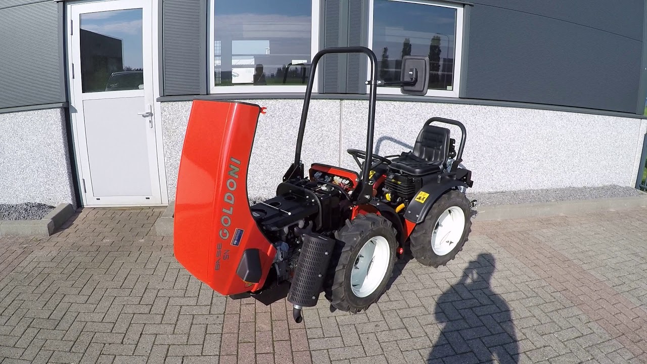 Goldoni Base 20 4wd / 0004 Draaiuren / Kniktrekker - YouTube