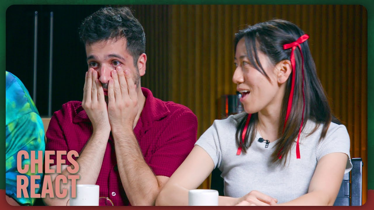 Chefs React: Girl Scout Cookies - YouTube