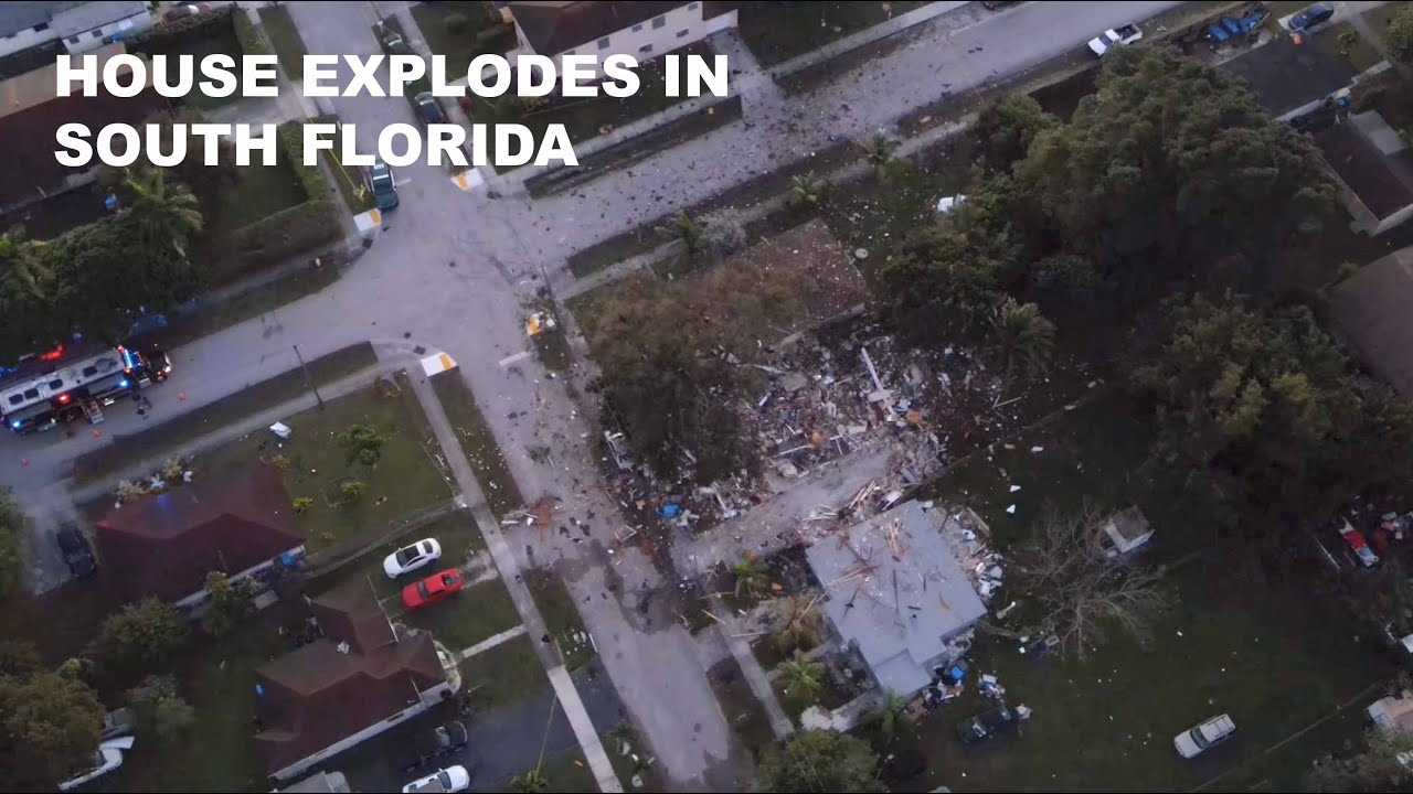 Explosion reduces house to rubble in West Park, Florida - YouTube