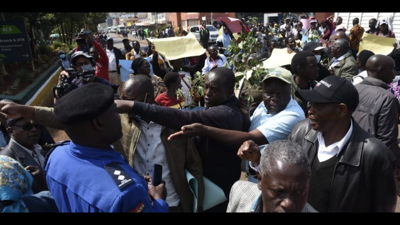 RUTO MUST GO!!RUTO MUST GO!!DRAMA IN ELDORET AS KALENJIN UDA MCA`s ...