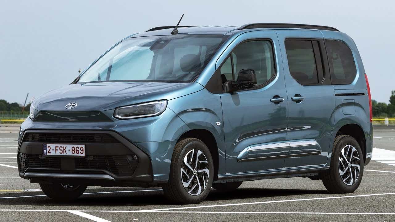 2025 Toyota PROACE CITY Family L1 BEV in Libeccio Blue - Compact VAN ...