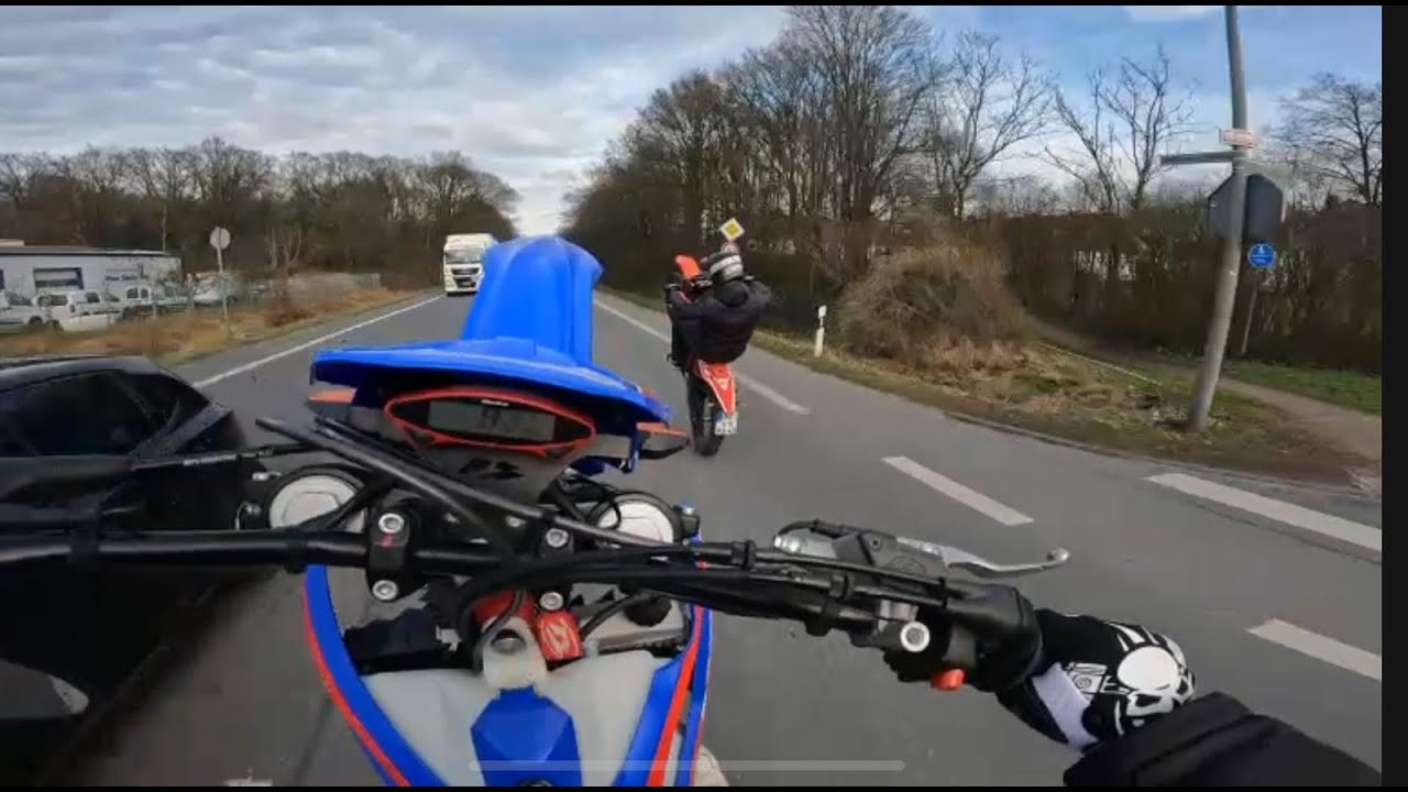 Beta RR 125 Wheelie 4K - YouTube