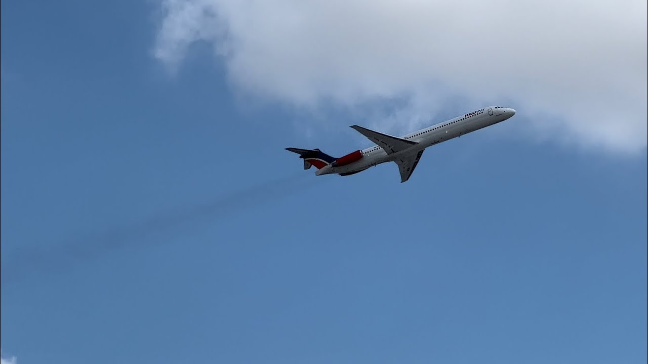 Red Air Md-82 Takeoff at Miami - YouTube