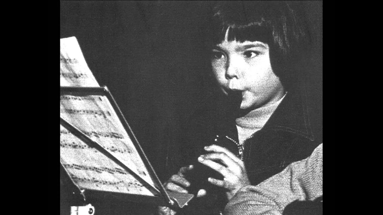 Björk - Jóhannes Kjarvalv - '77 Fálkinn + '90's Lost Gling-Gló Song ...