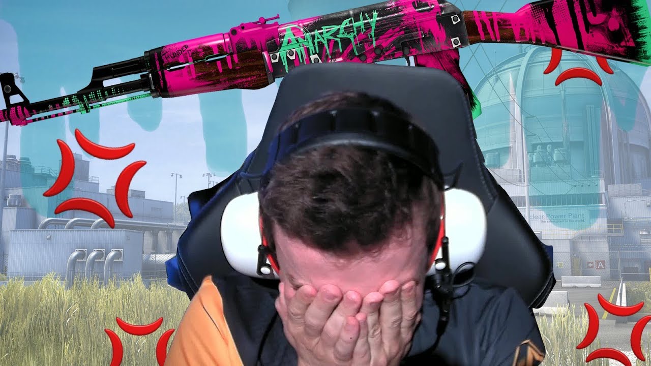 When Pros SMASH Their Desk !!! - YouTube