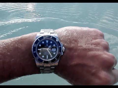 How to use a diving bezel - YouTube