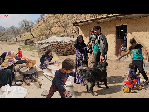 Nomadic Life in the Mountains: Baking Traditional Bread with Akram and Family 🏞️🍞