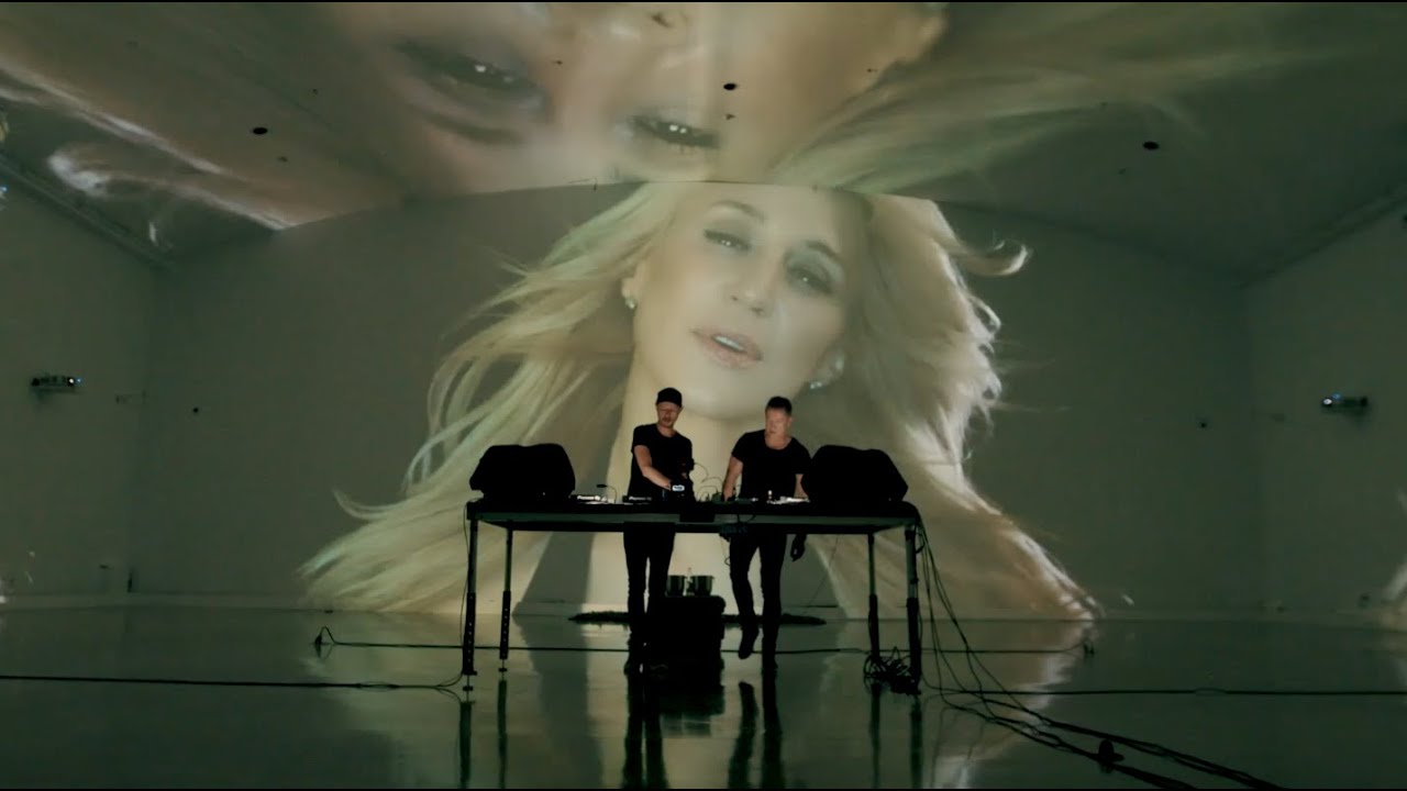 Cosmic Gate & JES - Fall Into You (live at CG In Concert 03 Oct 2020 ...