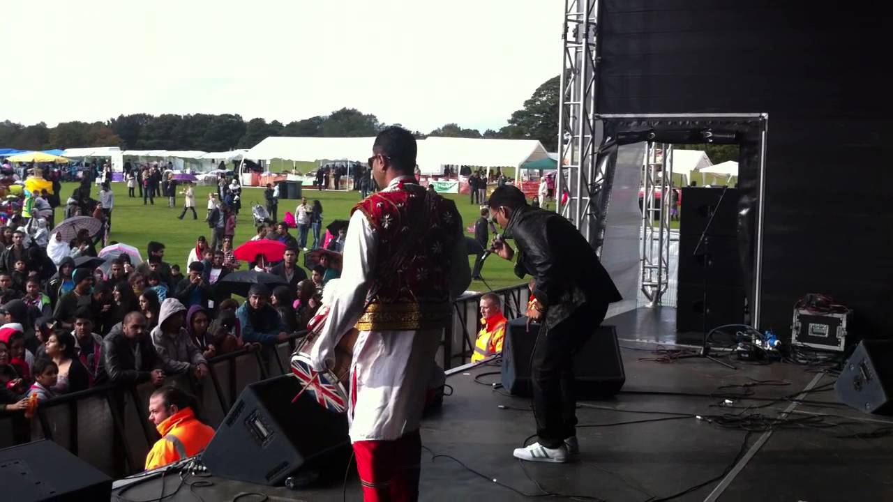 SK1 LEEDS MELA 2011 - UNPREDICTABLE PUNJABI SINGER DHOL BHANGRA INDIA ...