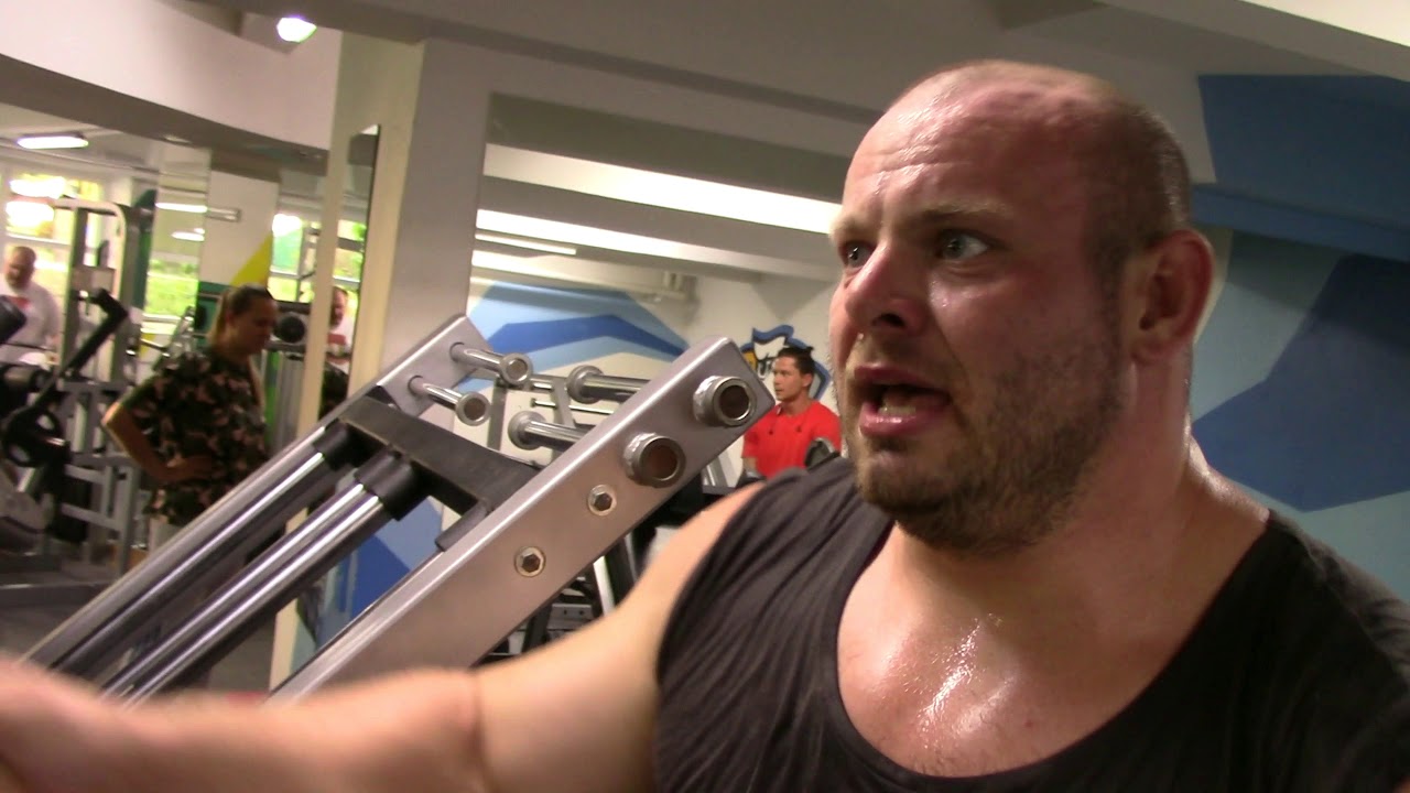 Petr Petráš - rozhovor při tréninku nohou - YouTube