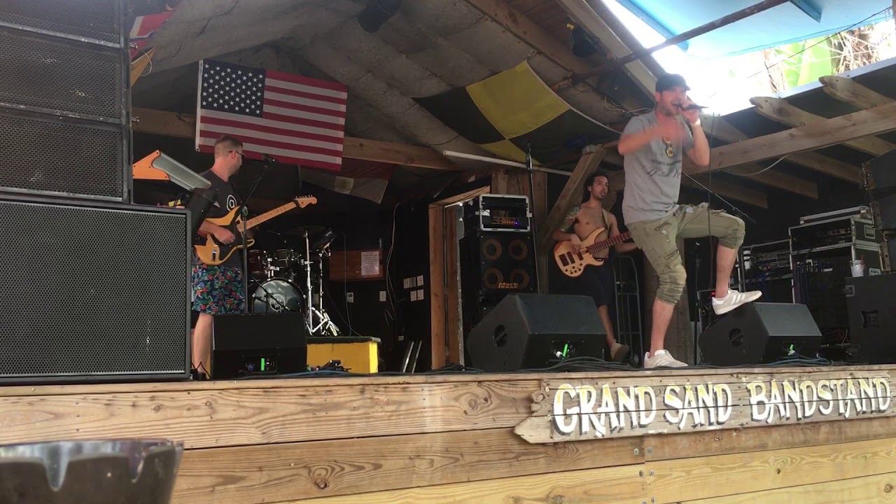 Skillinjah live In Sebastian. Emergency Spliff - YouTube