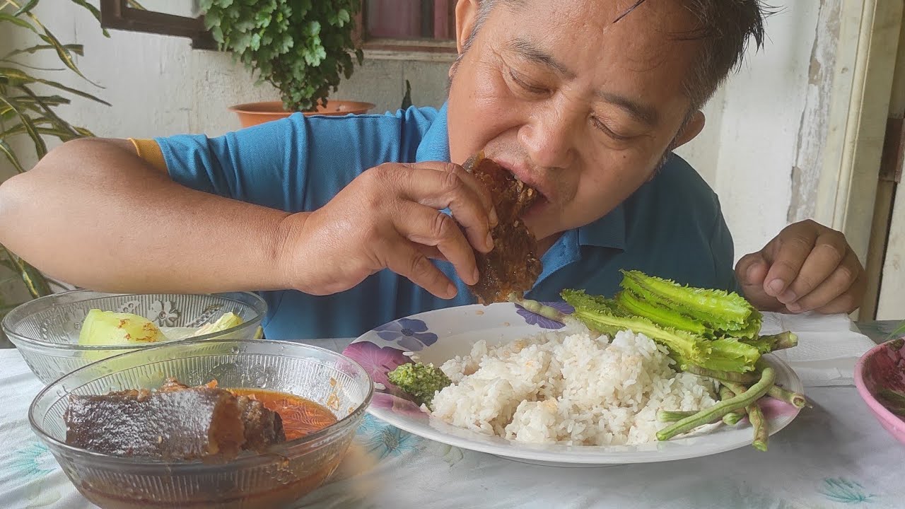 Enjoying Eating My Favourite smoke Pork with Axone | Dry Pork With ...