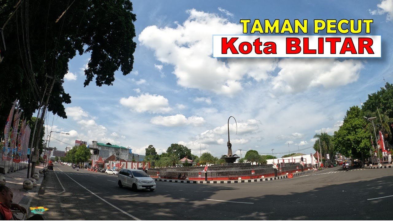 Taman PECUT dan Alun-Alun Kota BLITAR - YouTube