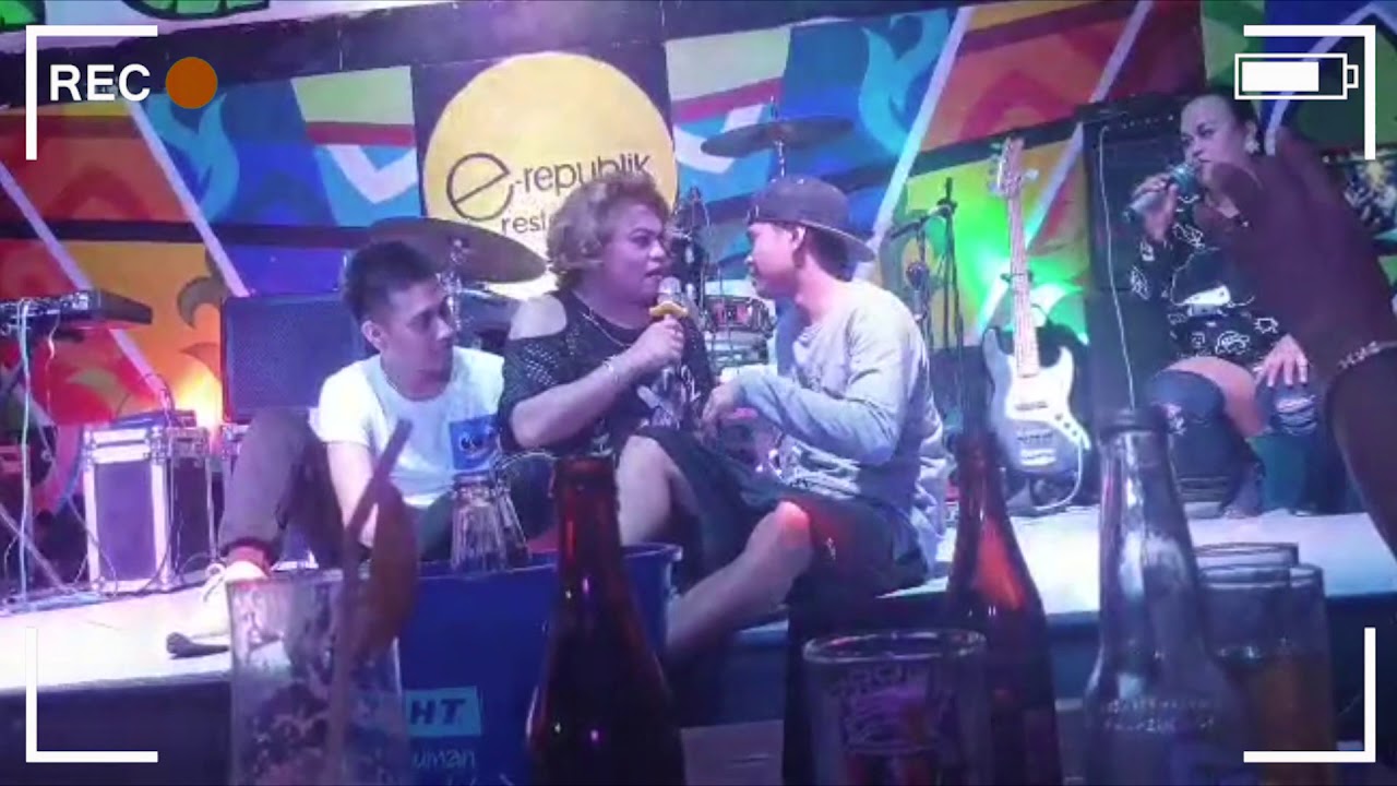 Brenda Mage Showtime - YouTube